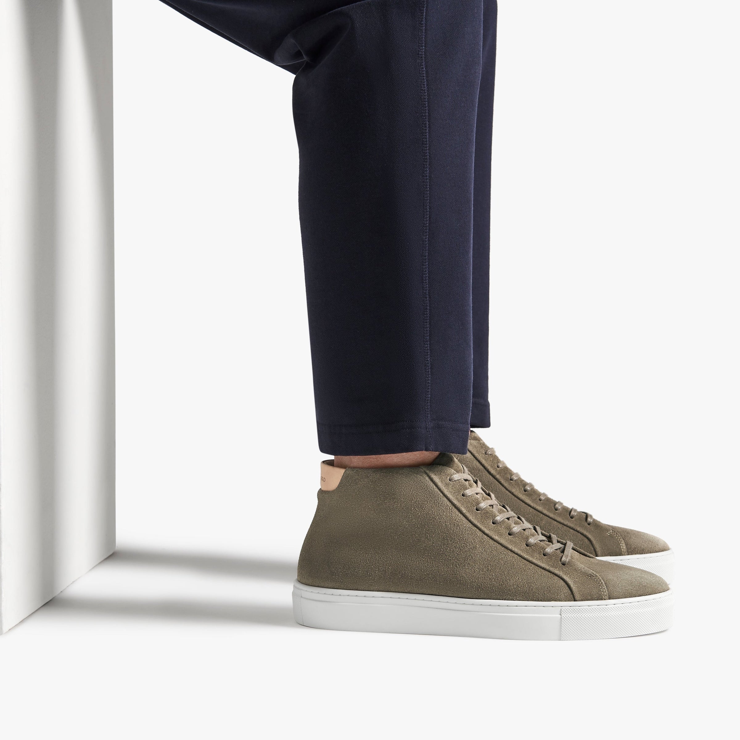 Series 4 Clay Suede Mens